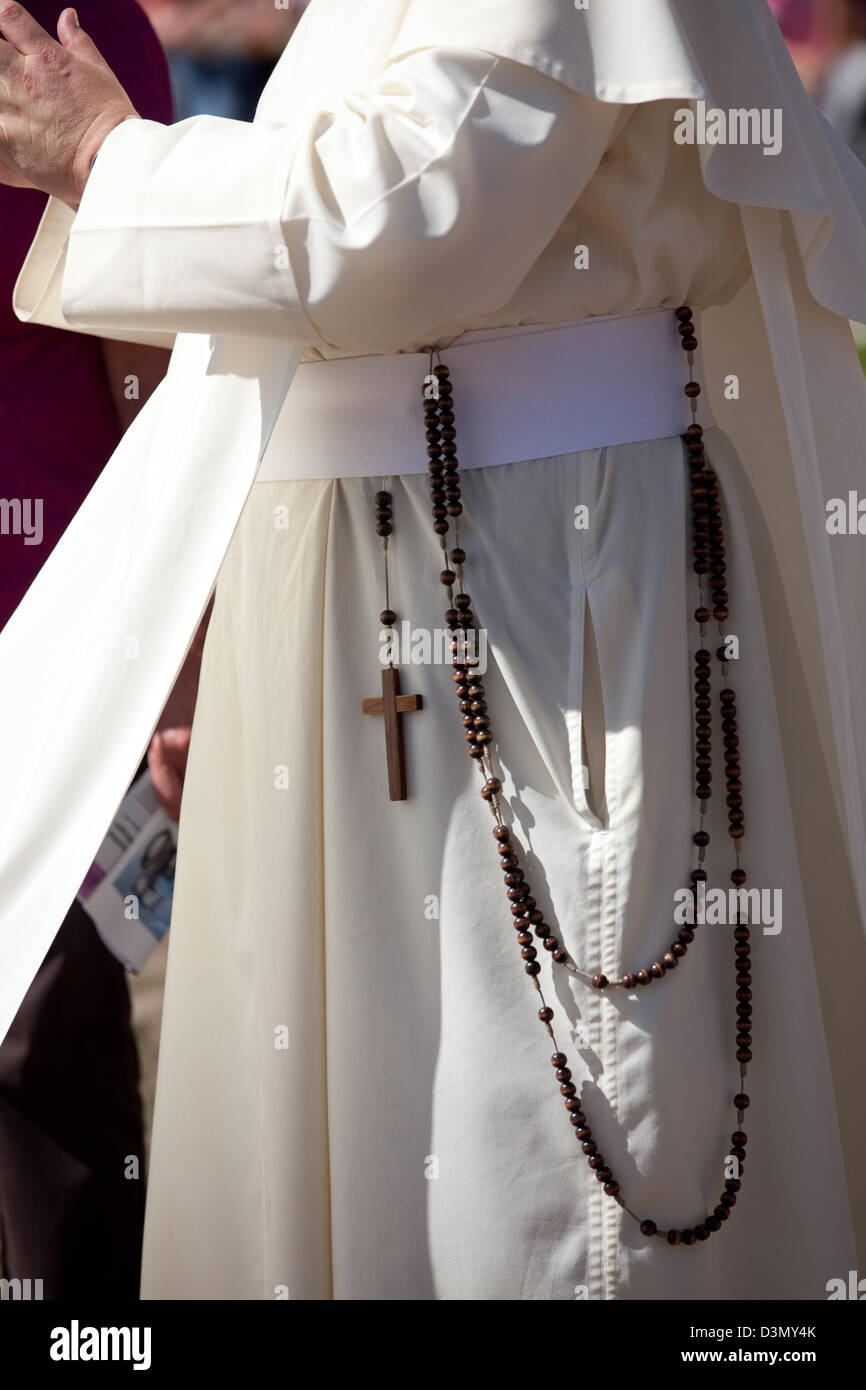 Religious garb hi-res stock photography and images - Alamy