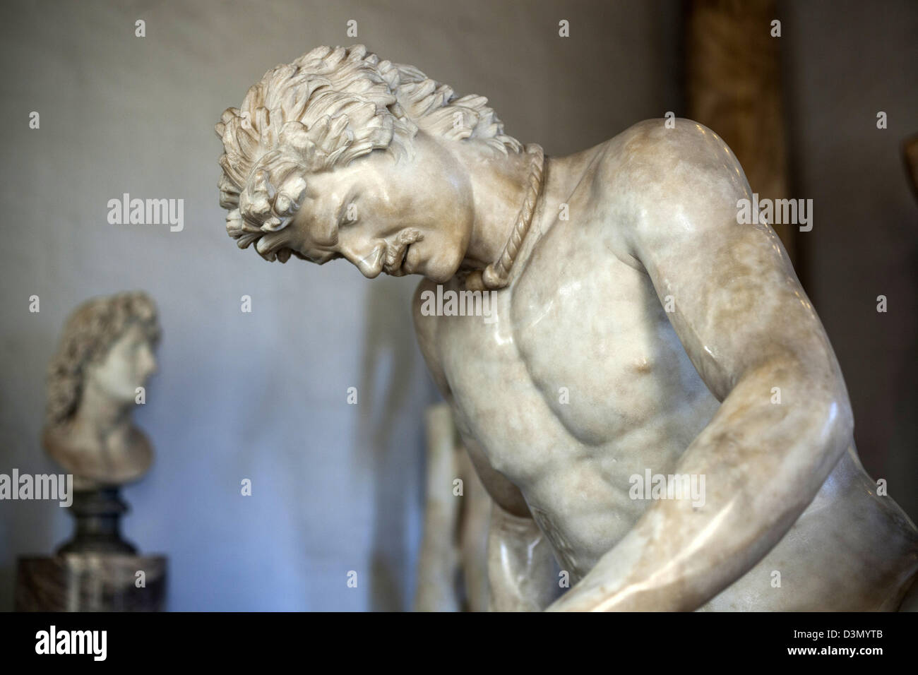Dying gaul statue hi-res stock photography and images - Alamy
