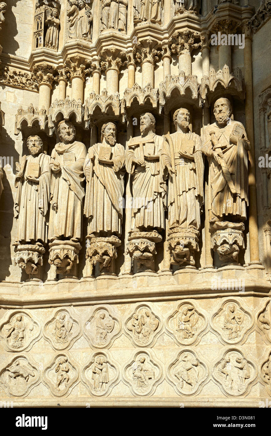 Relief sculpture saints hi-res stock photography and images - Alamy