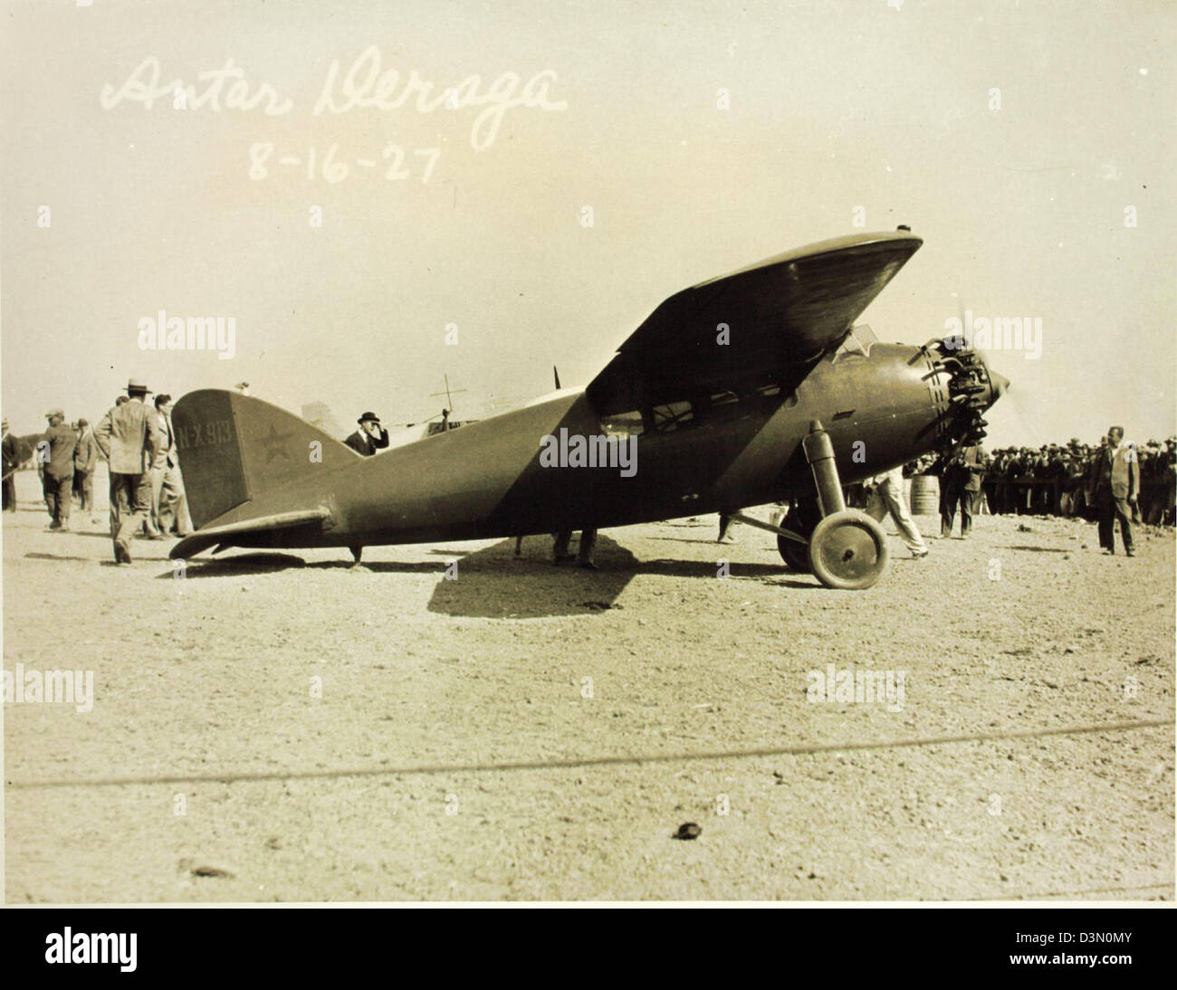The Lockheed Vega Golden Eagle NX913, piloted by famous aviators during ...