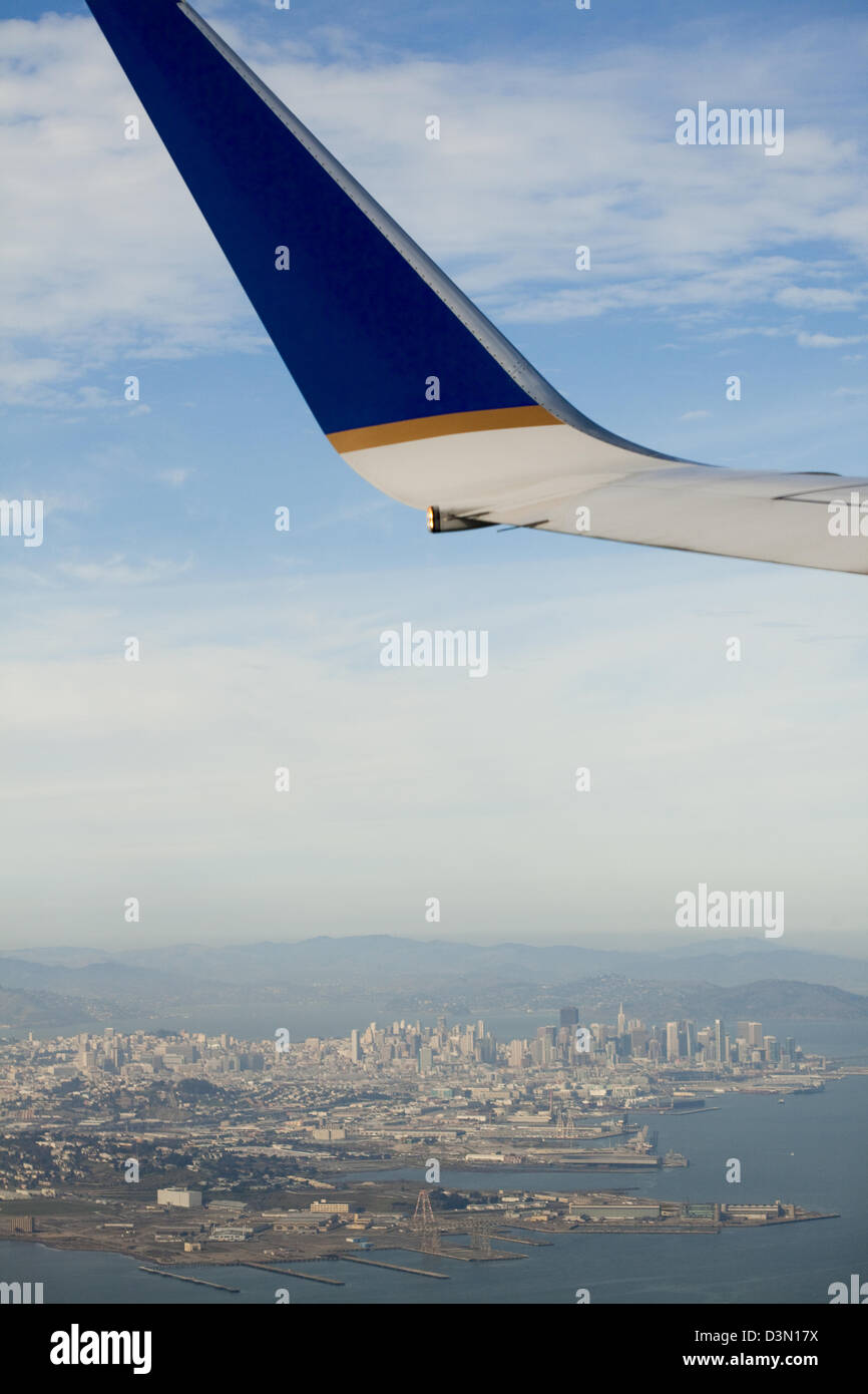 Fly, airplane, wing, city, San Francisco Stock Photo - Alamy