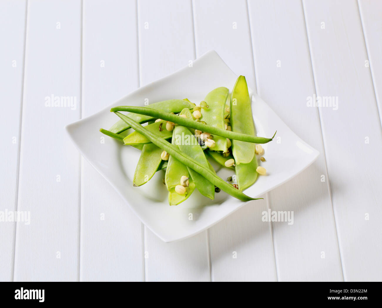 Mung beans and snow peas hi-res stock photography and images - Alamy