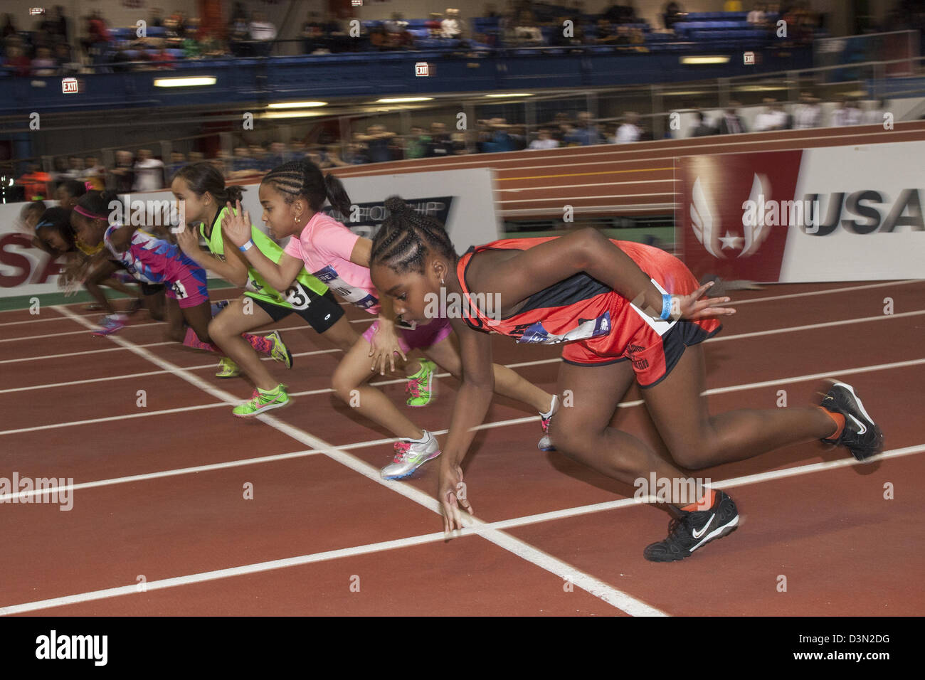 Start block hi-res stock photography and images - Alamy