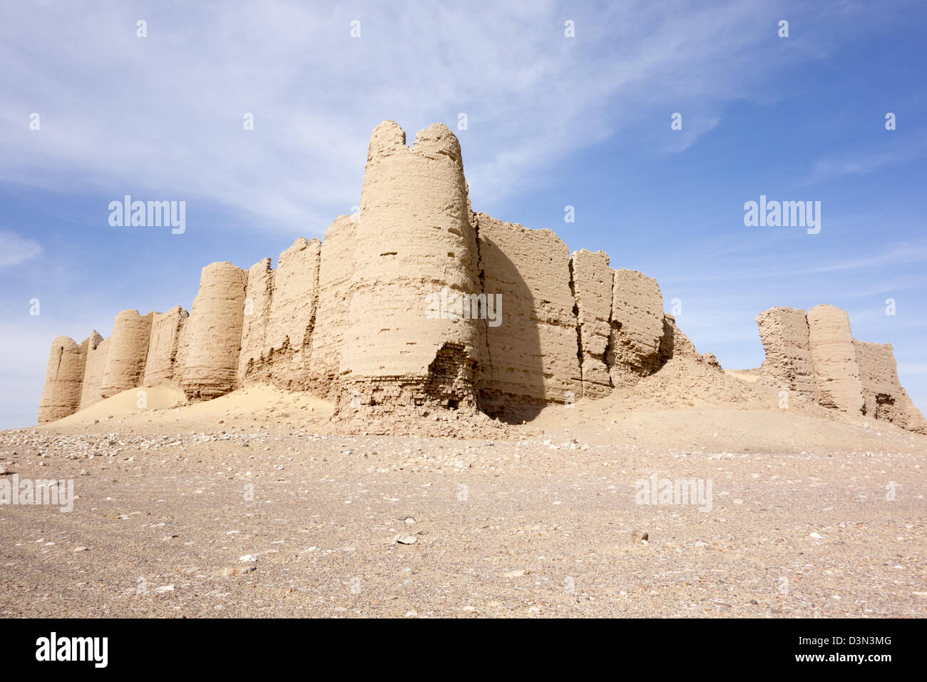 Al-Deir Roman fort in the Western Desert Oasis of Kharga, Egypt ...