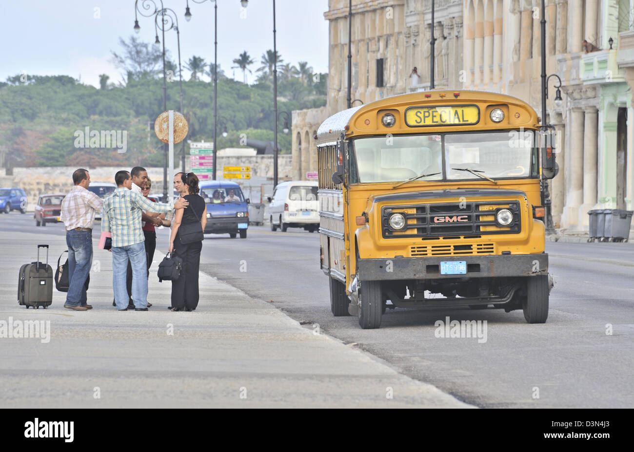 Yellow bus, Havana, Cuba Stock Photo - Alamy
