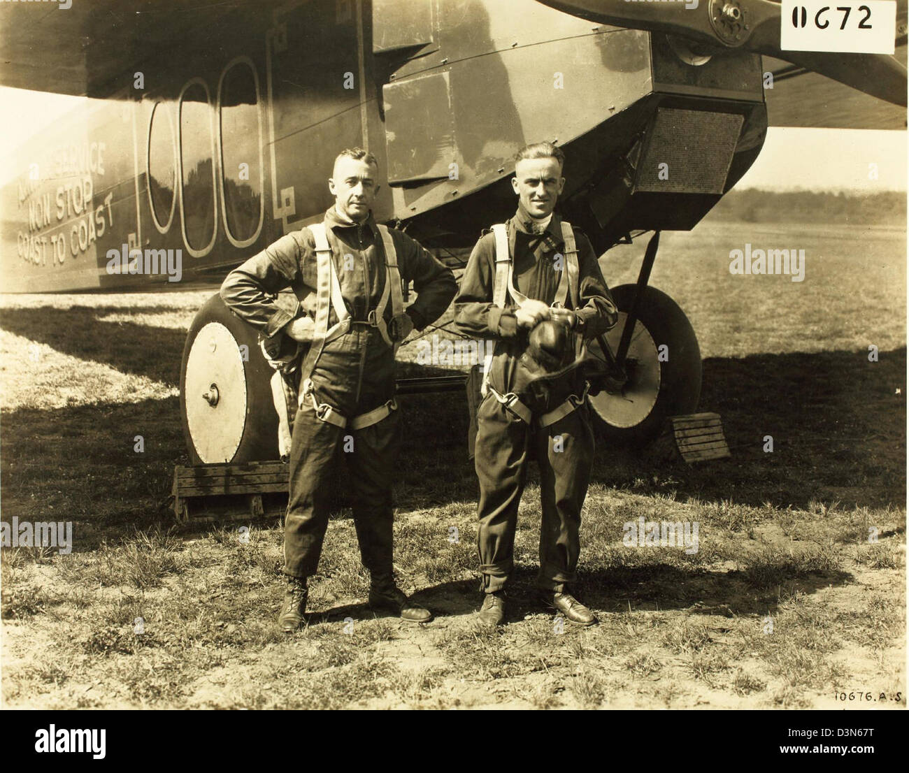 The 1923 historic flight of the Fokker T-2, flown by Kelly and Macready ...