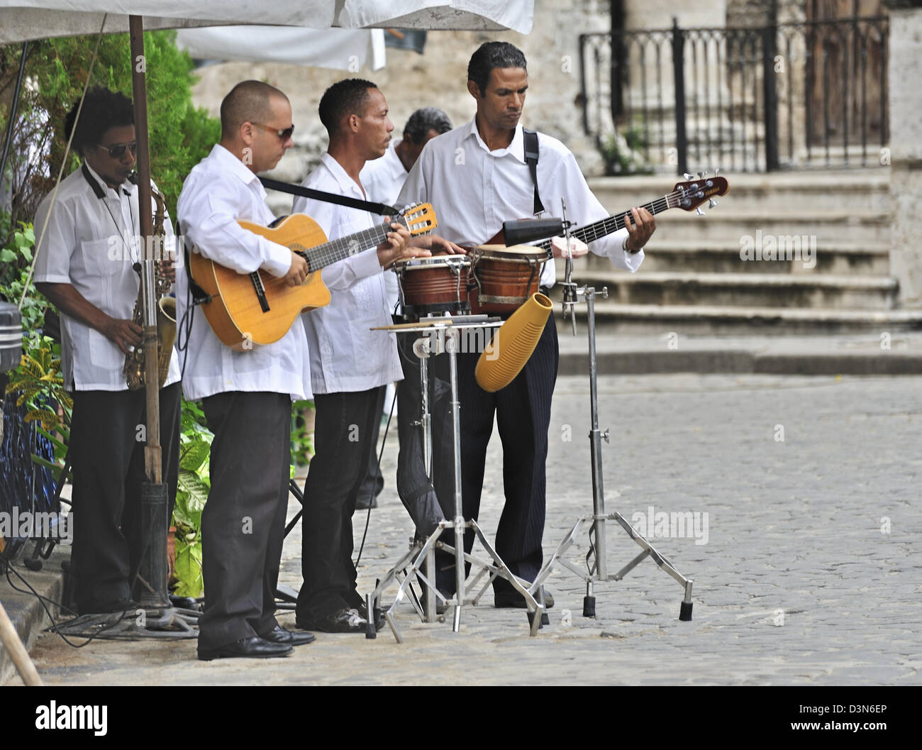 Band of musicians in Cathedral Square, Old Havana, Cuba Stock Photo - Alamy