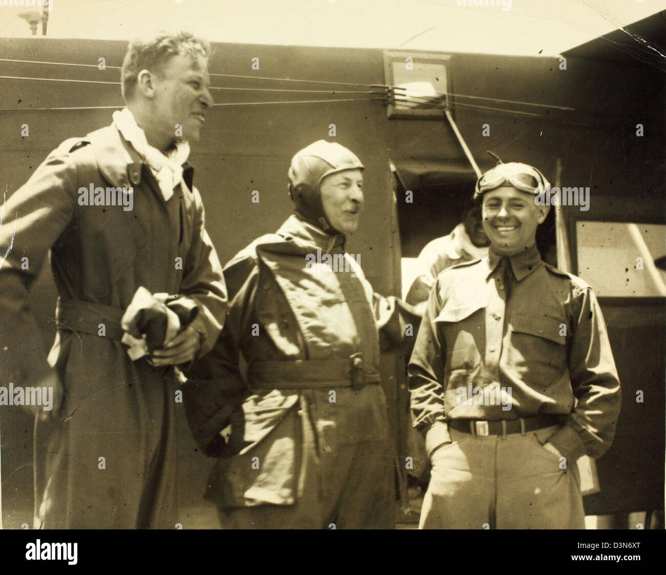 In 1927, the first Trans-Pacific flight from Oakland to Hawaii was ...