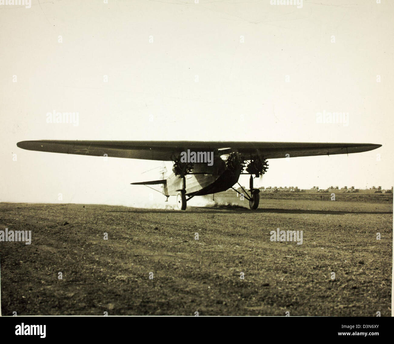 In 1927, a historic trans-Pacific flight from Oakland to Hawaii was ...