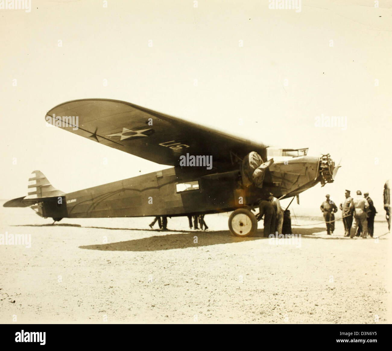 1927 trans pacific flight hi-res stock photography and images - Alamy