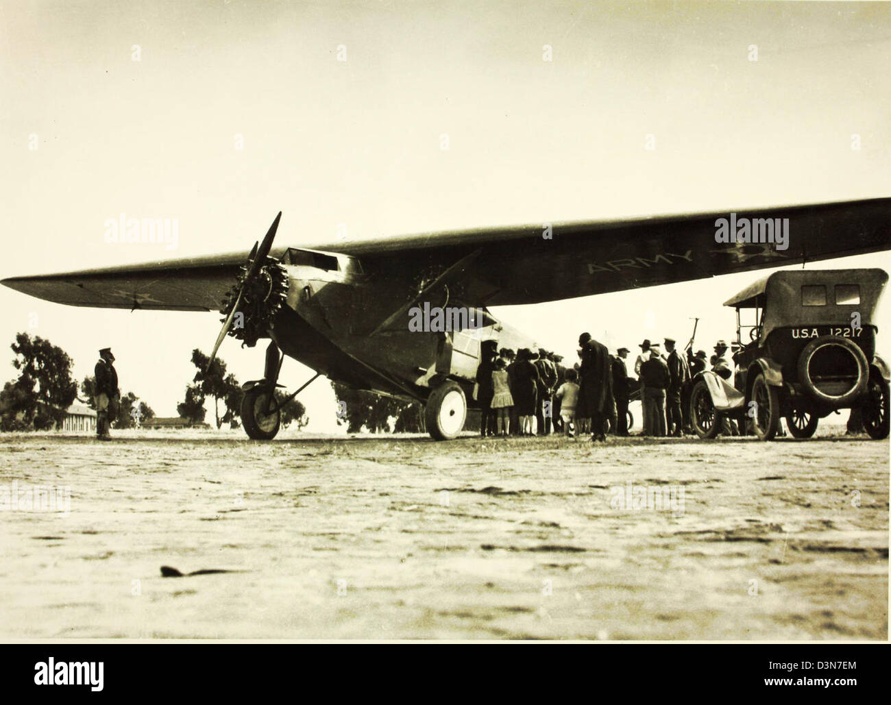 The 1927 trans-Pacific flight from Oakland to Hawaii was a significant ...