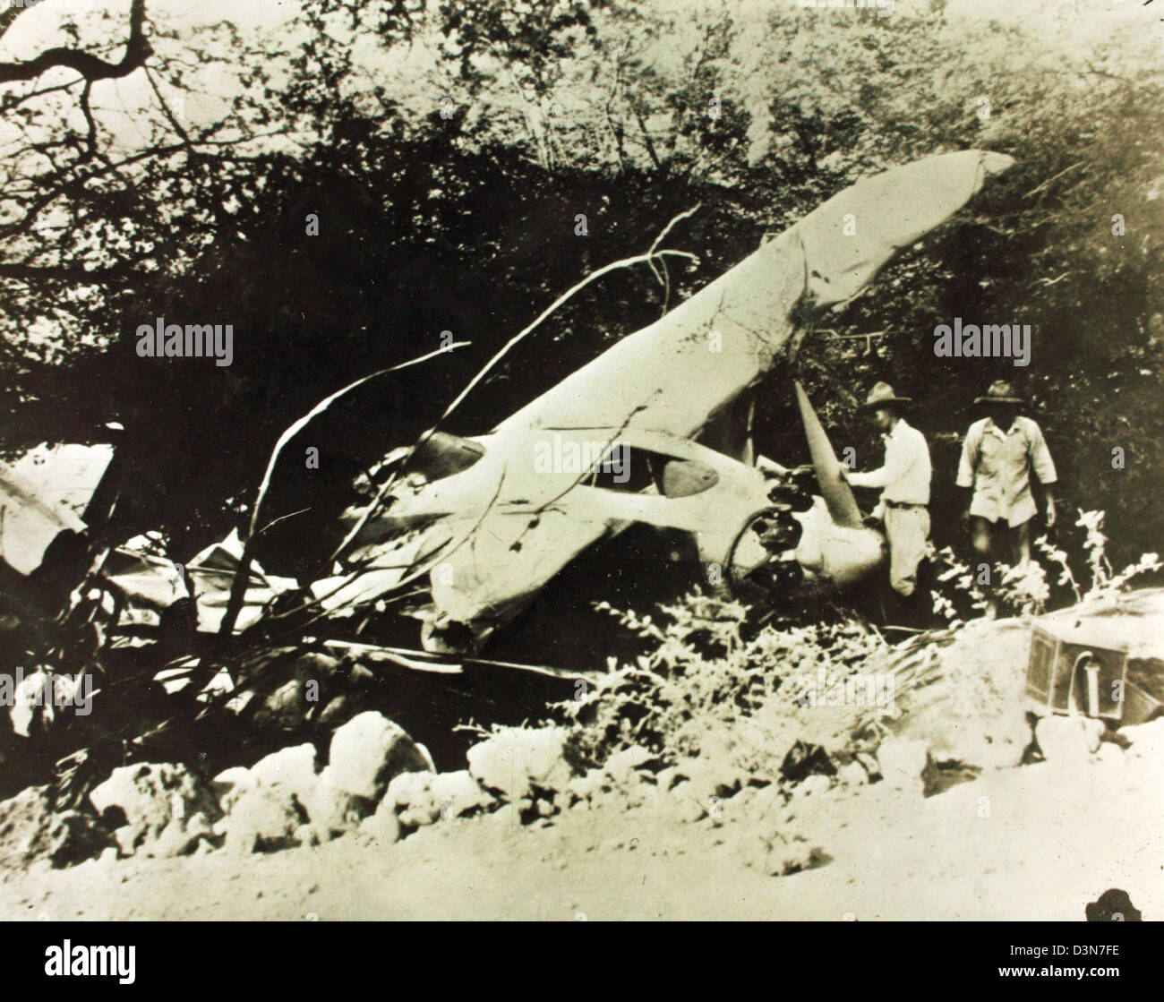 The 1927 Trans-Pacific flight from Oakland to Hawaii, piloted by Ernest ...