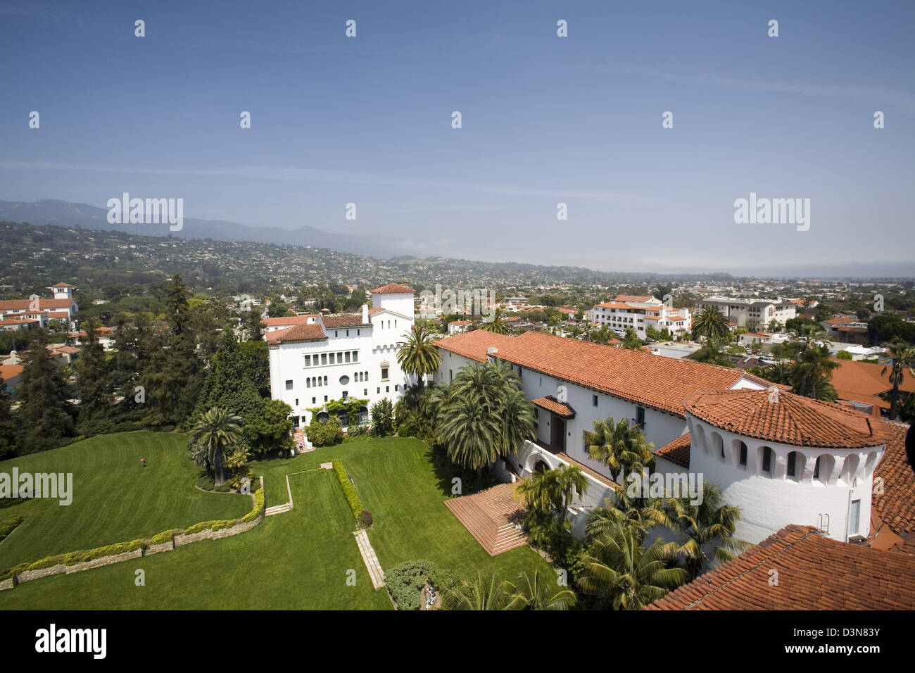 This overview of Santa Barbara, famous for its Spanish style, reveals ...