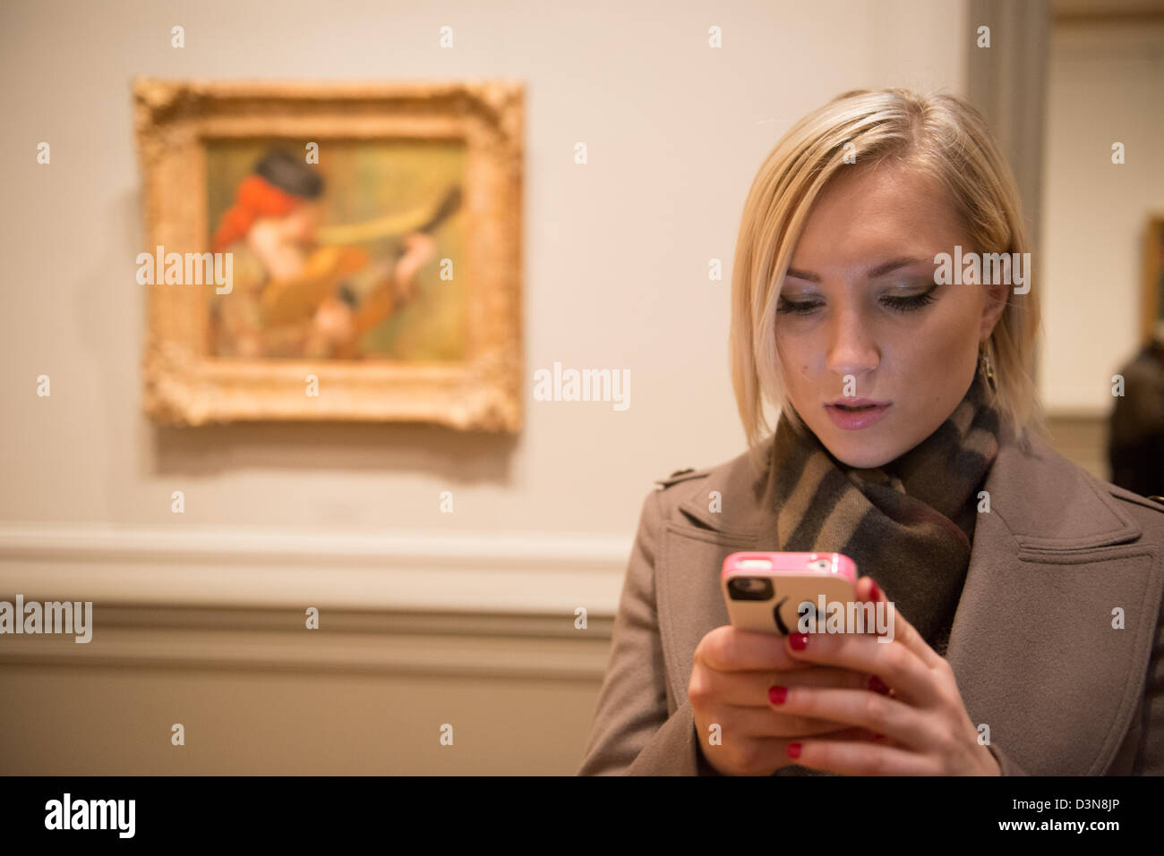 Smartphone gallery hi-res stock photography and images - Alamy