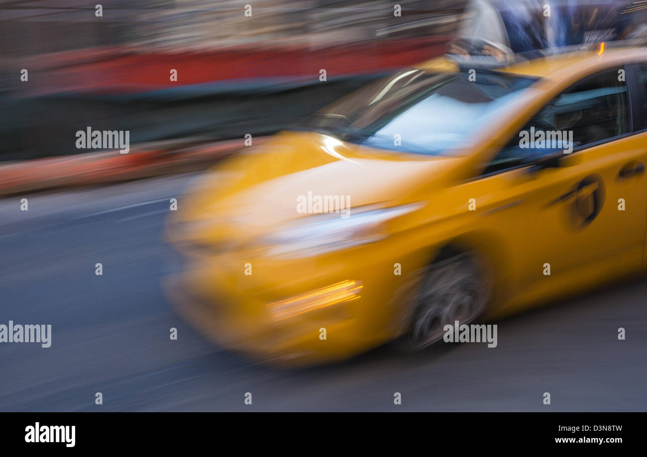 New york city taxi medallion hi-res stock photography and images - Alamy