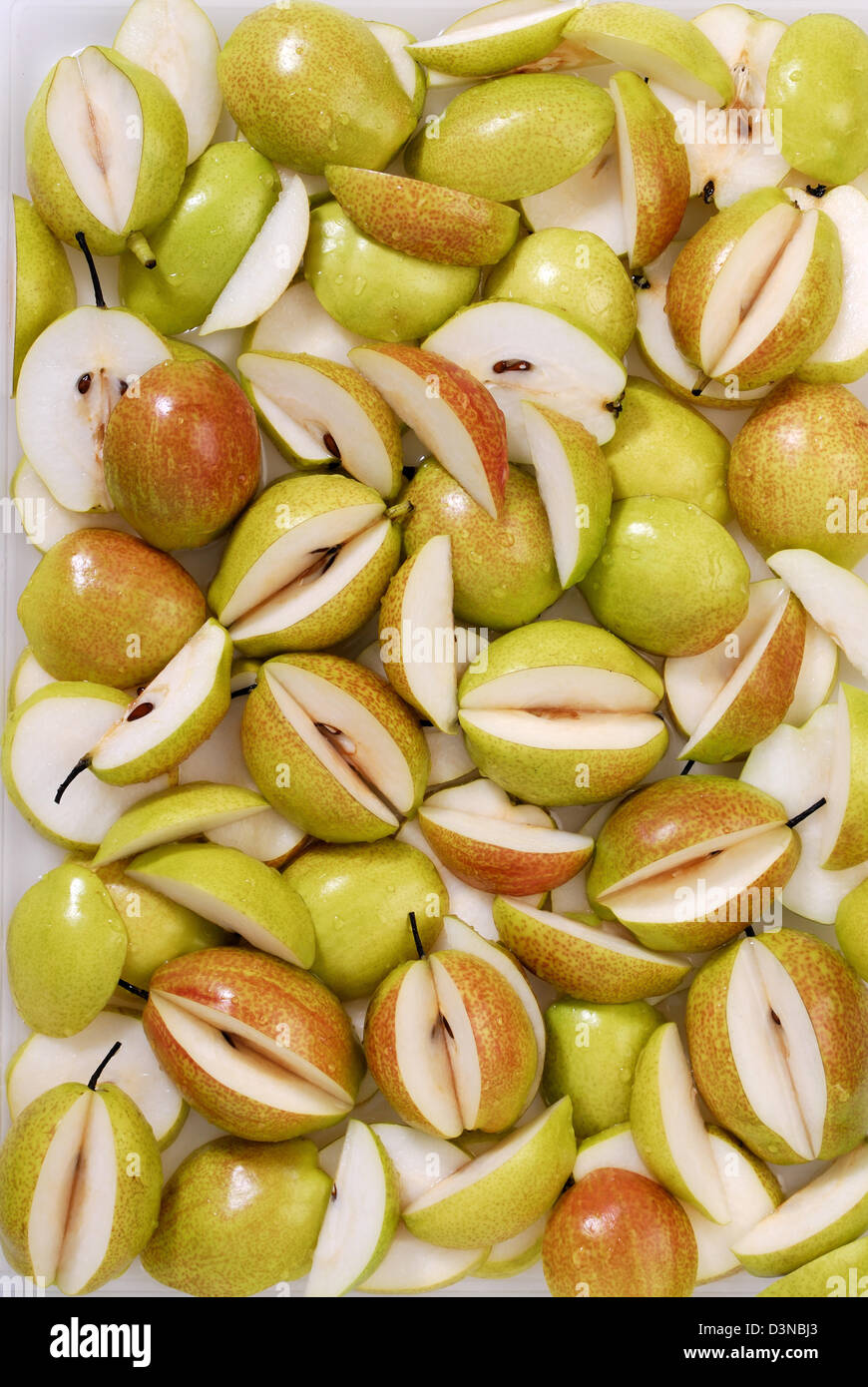 Lots of pears hi-res stock photography and images - Alamy