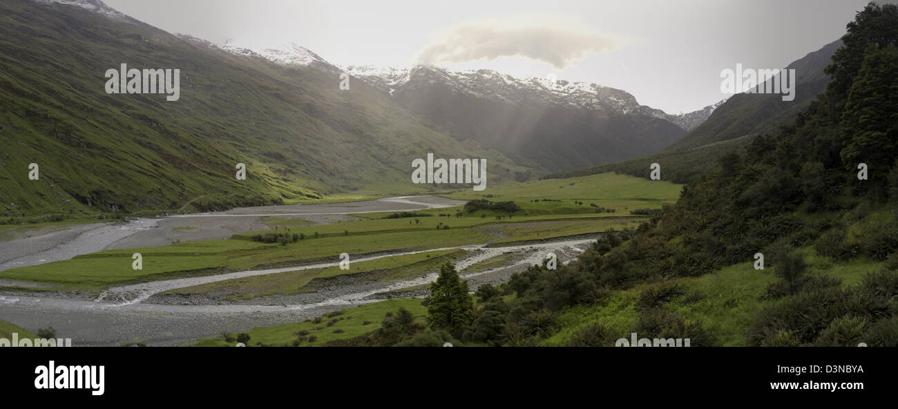 Matukituki River Vally; Views along the way on the Rob Roy Glacier ...