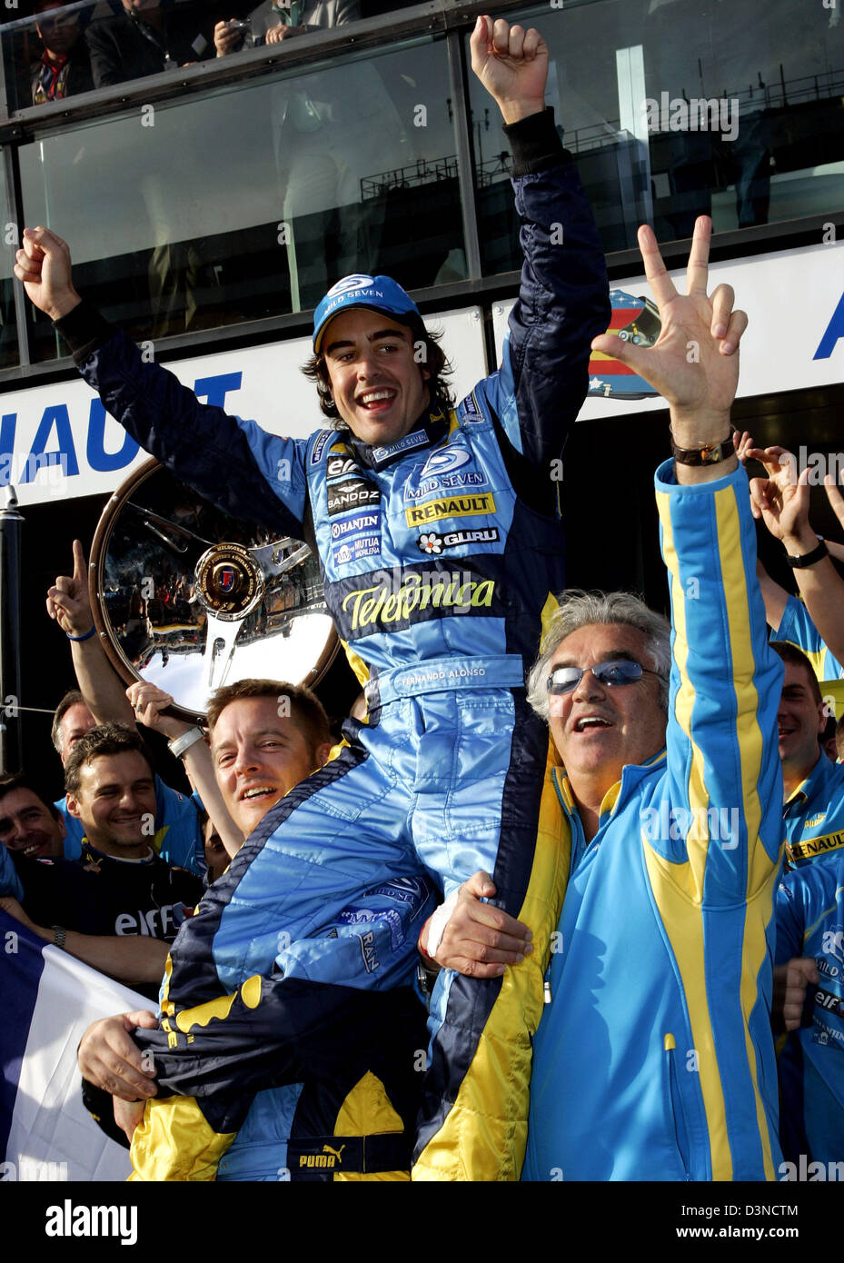 Spanish Formula One driver Fernando Alonso (C) of Renault's F1 racing ...