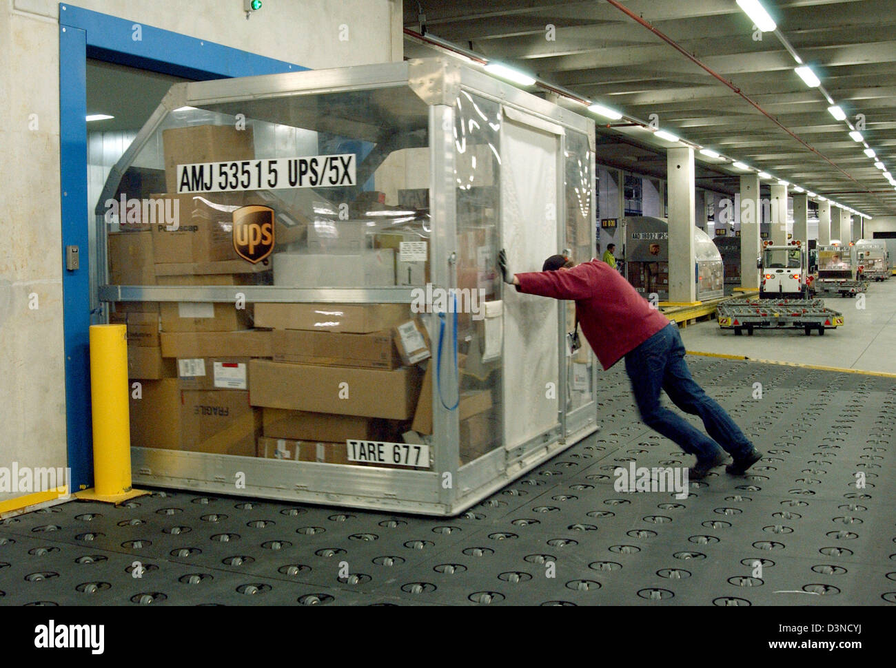 An employee of the American express freight compnay United Parcel ...