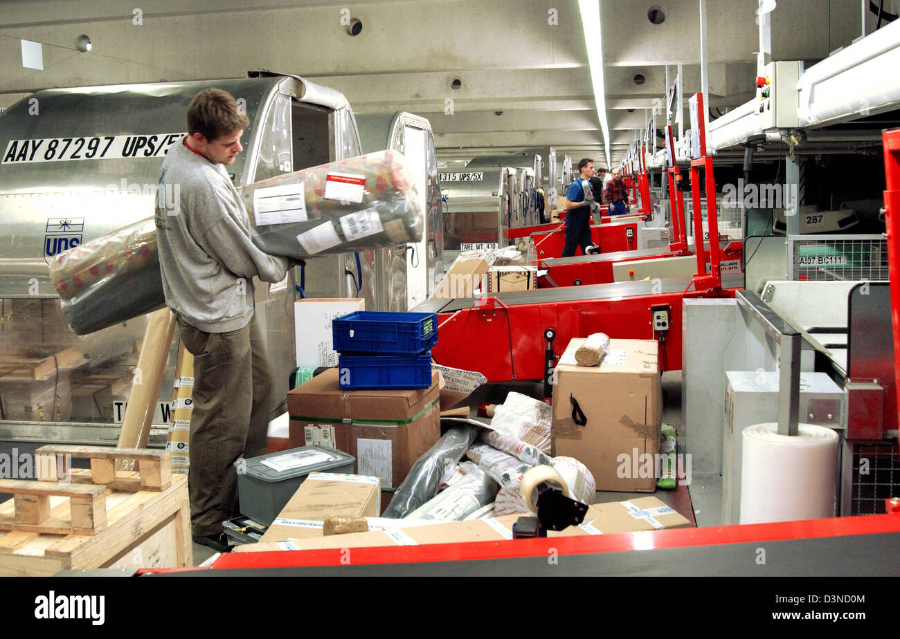 Employees of the American express freight company United Parcel Service ...