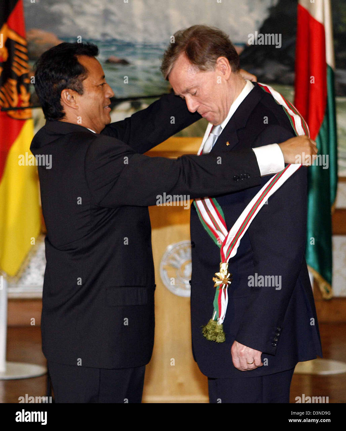 Ravalomanana madagascar president hi-res stock photography and images ...