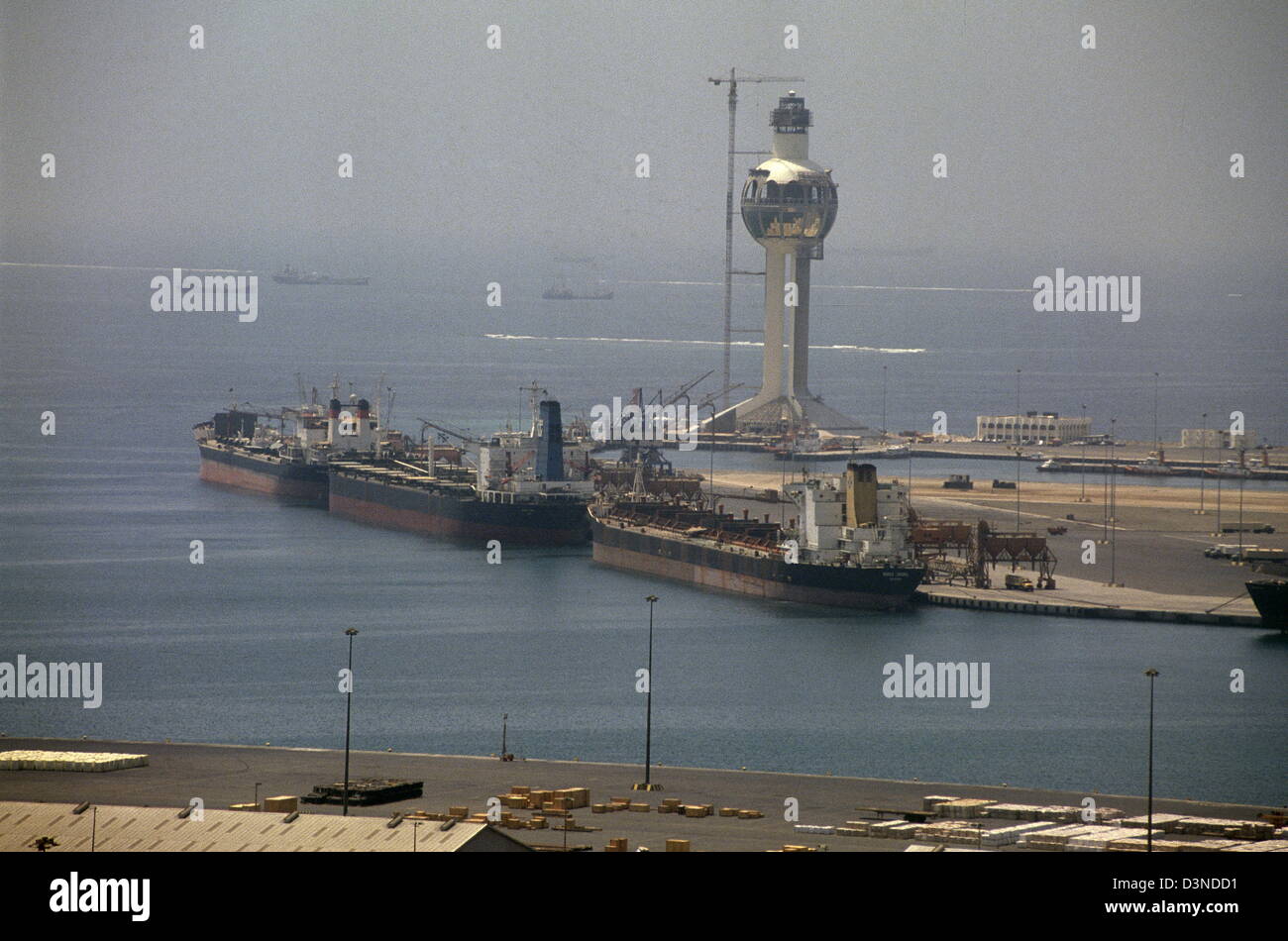 Jeddah port hi-res stock photography and images - Alamy
