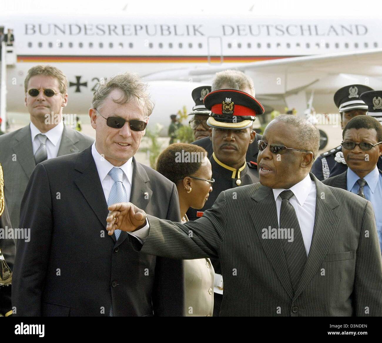 Festus mogae hi-res stock photography and images - Alamy