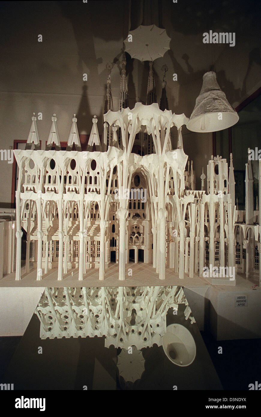 Nave model hi-res stock photography and images - Alamy