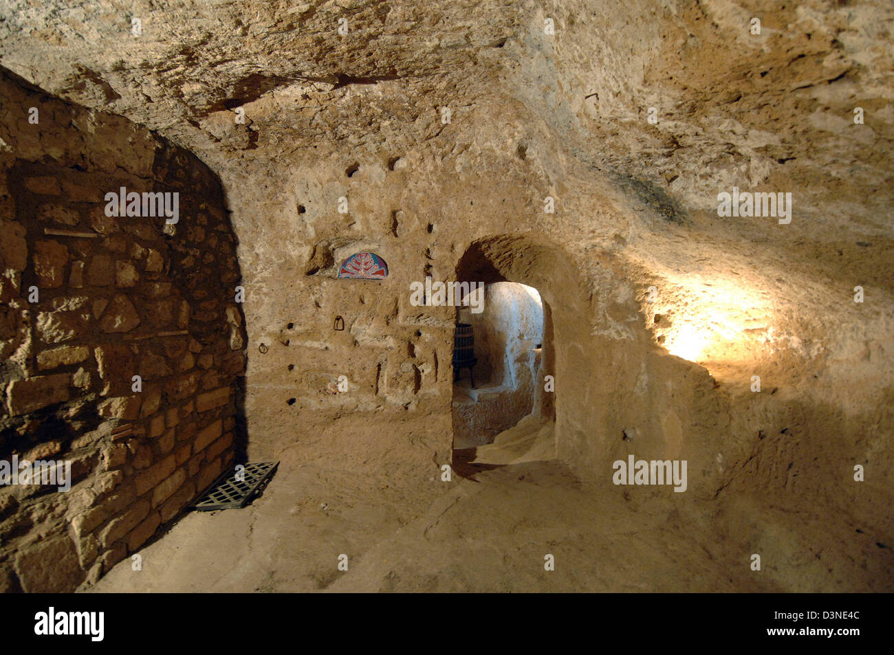 (dpa - files) Basement vault in the 16th century subterranean synagogue ...