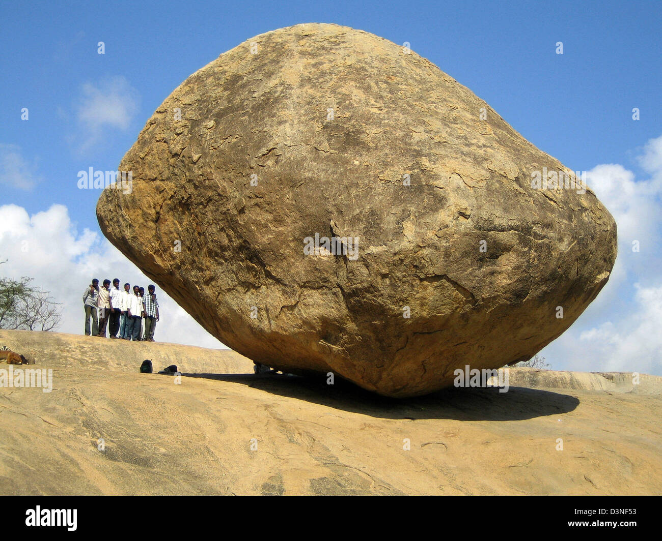 Mahabalipuram rock cut temples hi-res stock photography and images - Alamy