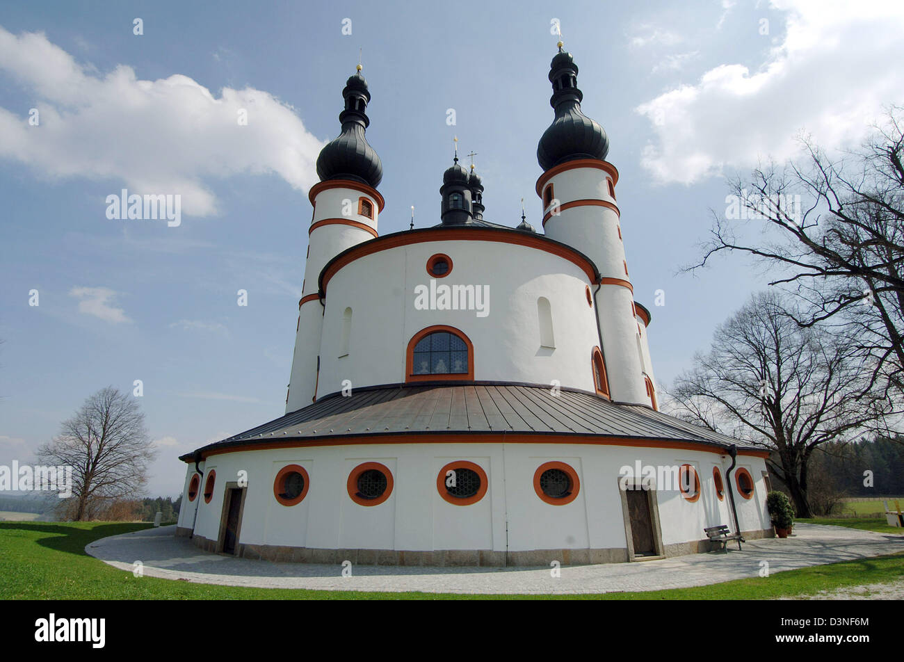The picture shows the pilgrimage church of the Holy Trinity, also ...