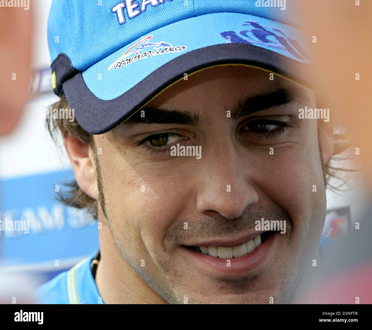 Fernando alonso renault 04 hi-res stock photography and images - Alamy