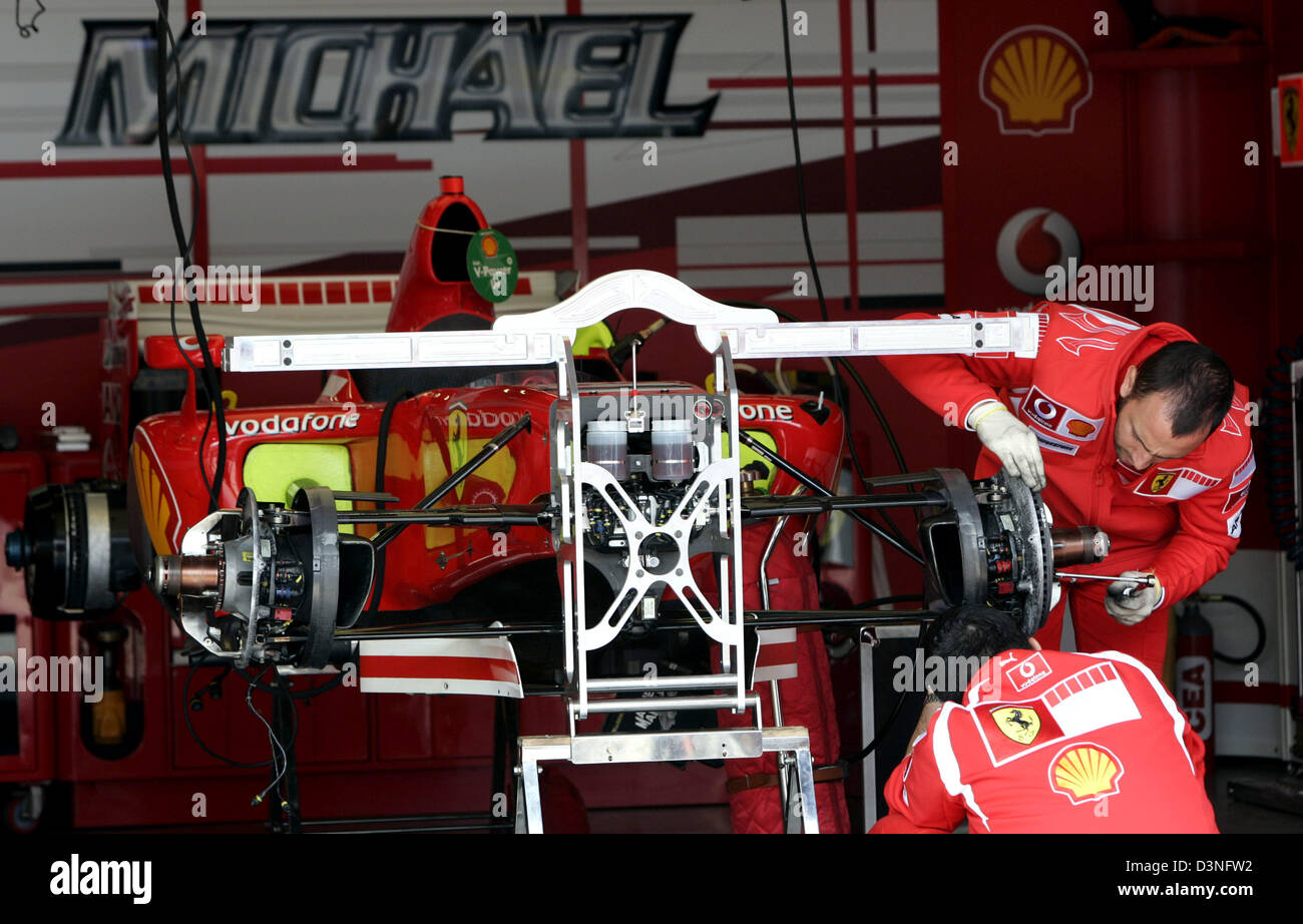 Mechanic works on pilot hi-res stock photography and images - Alamy