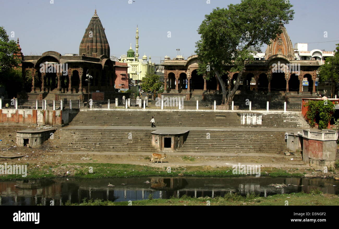 Hinduistic hi-res stock photography and images - Alamy