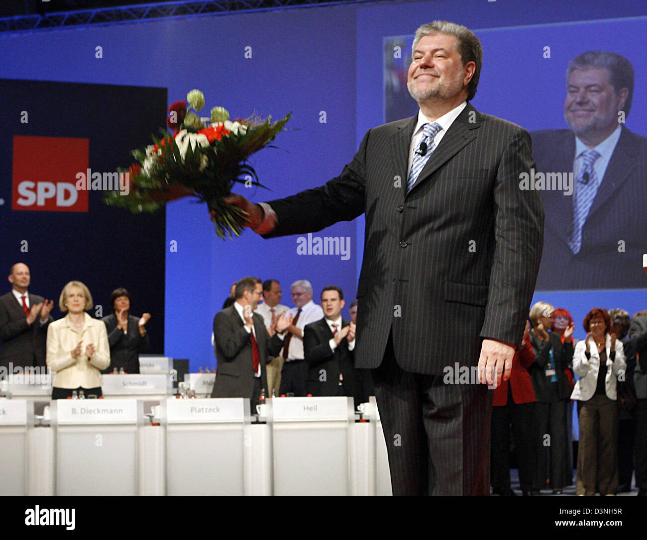 The Prime Minister of Rhineland Palatinate Kurt Beck smiles at the ...