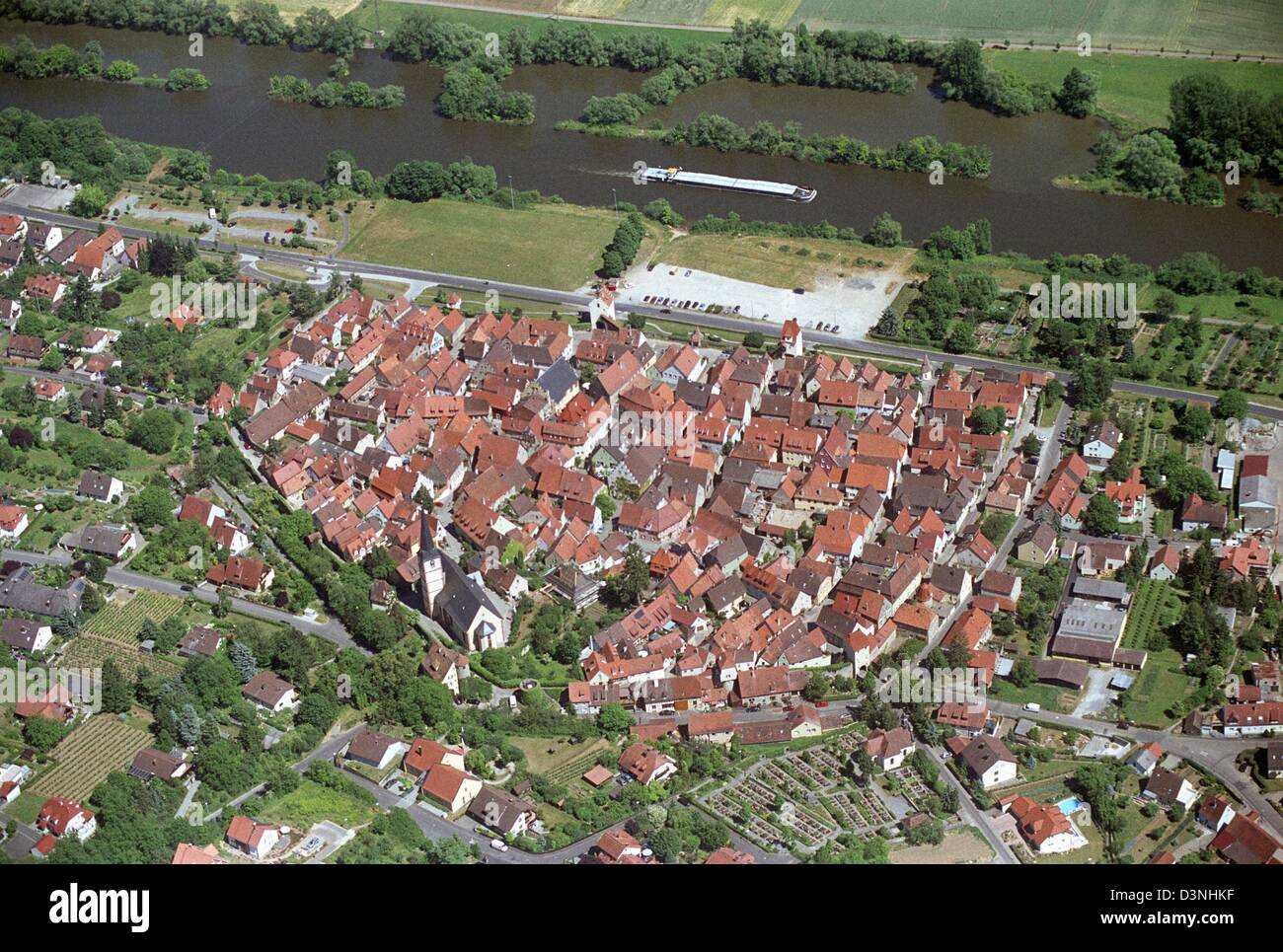 (dpa file) The photo shows the aerial view of the historic town of ...