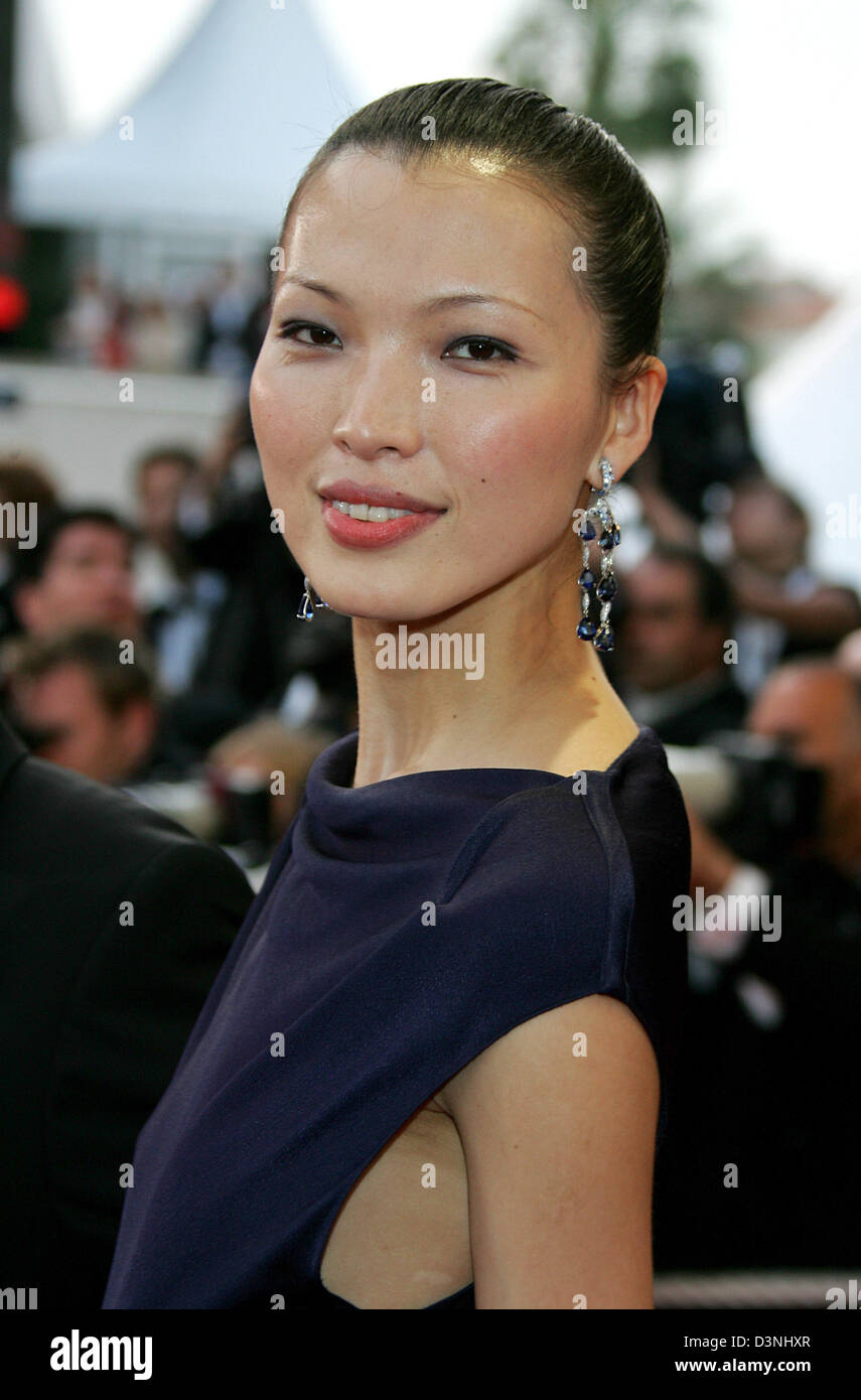 Actress Xin Li arrives at the premiere of the film 'Paris Je T'Aime' at ...