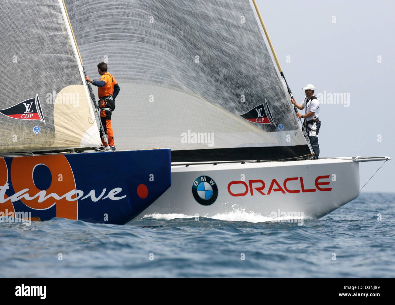 Team oracle hi-res stock photography and images - Alamy