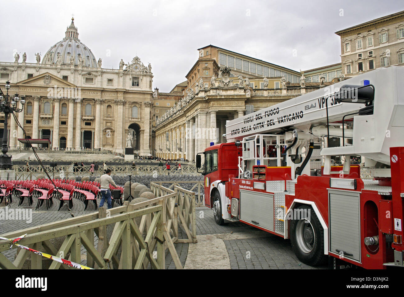 (dpa file) A Vatican City fire brigade lorry photographed on St Peter ...