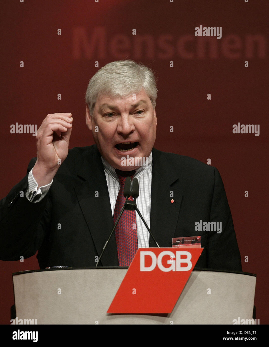 German labour union (DGB) chairman Michael Sommer talks to the ...
