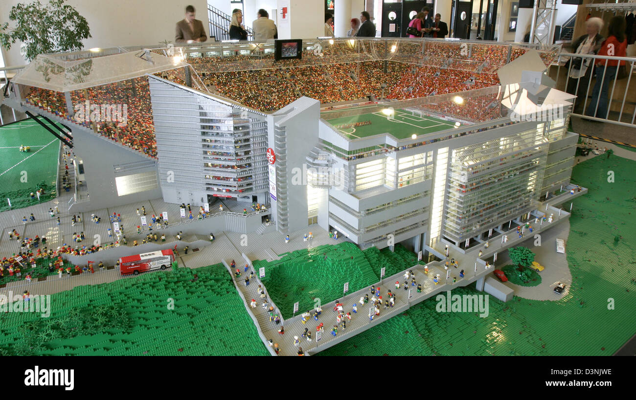 The picture shows a replica of the Fritz Walter-Stadium out of Lego ...