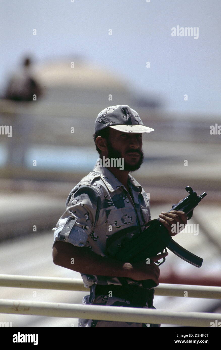 Saudi soldier on duty hi-res stock photography and images - Alamy