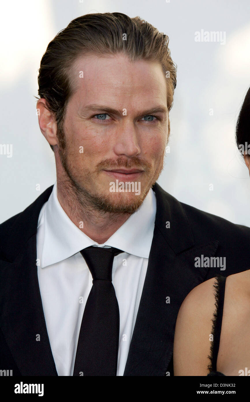 US-American actor Jason Lewis arrives at the traditional charity gala ...