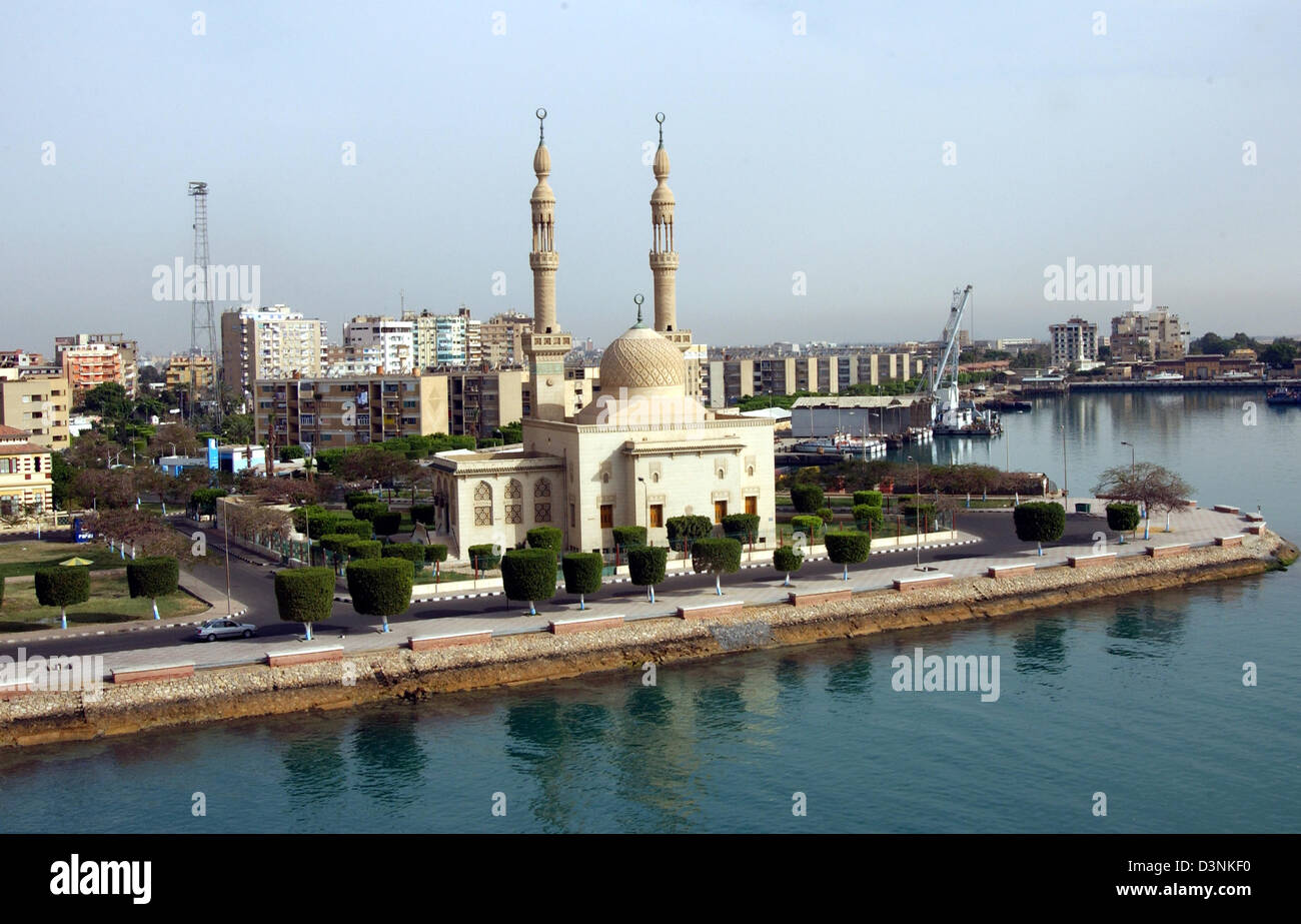Gulf of suez and the suez canal hi-res stock photography and images - Alamy
