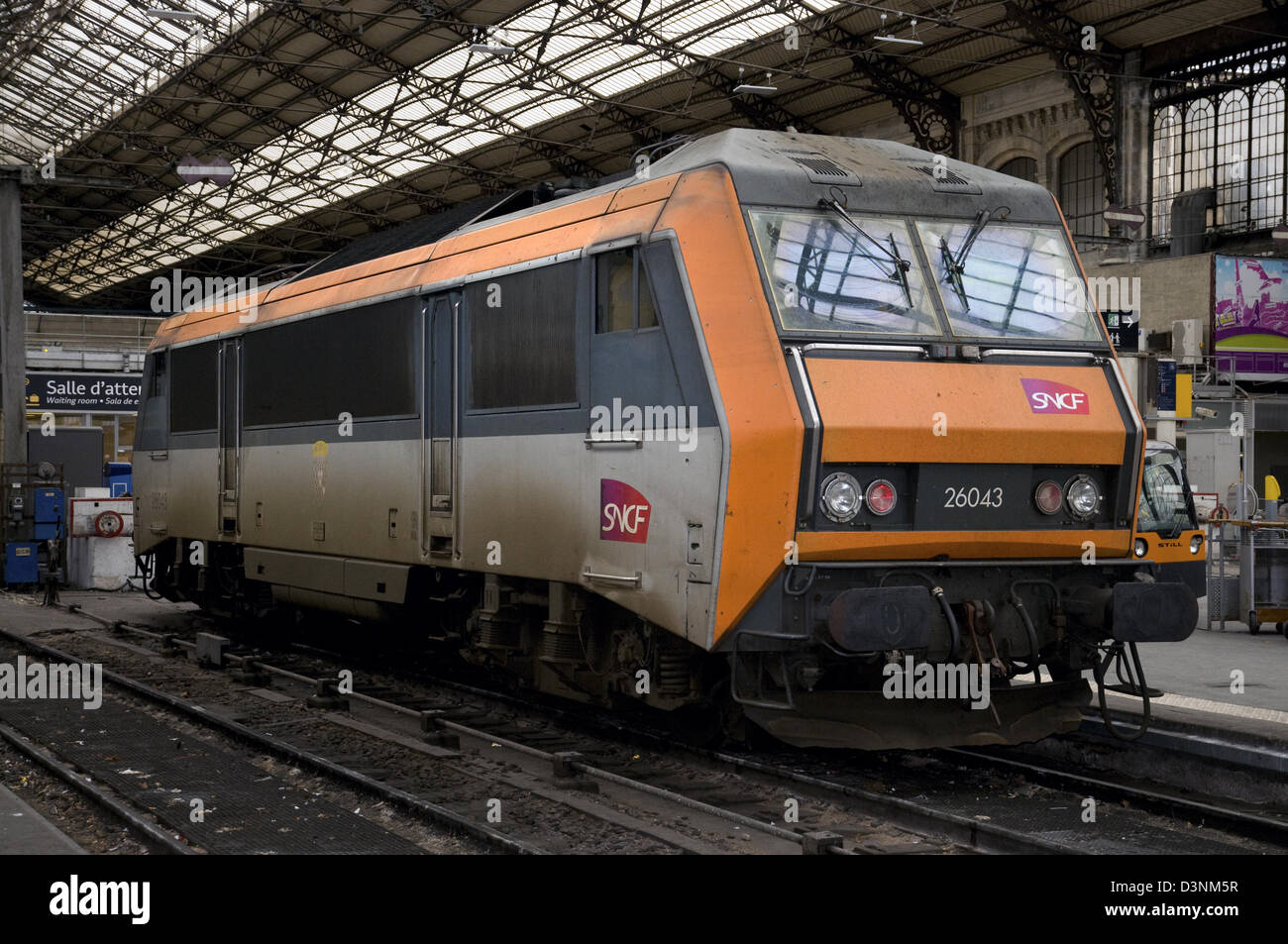 sncf electric locomotive,26043,emerainville,class BB 26000, alsthom,1988-98,gare d'austerlitz ...