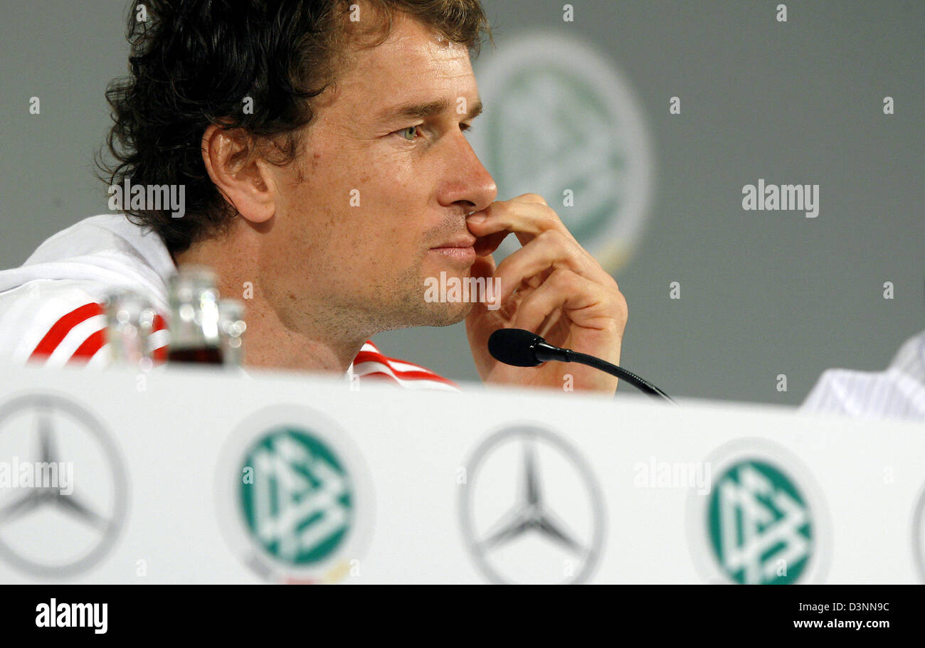 German national soccer goal keeper Jens Lehmann is pictured during a ...