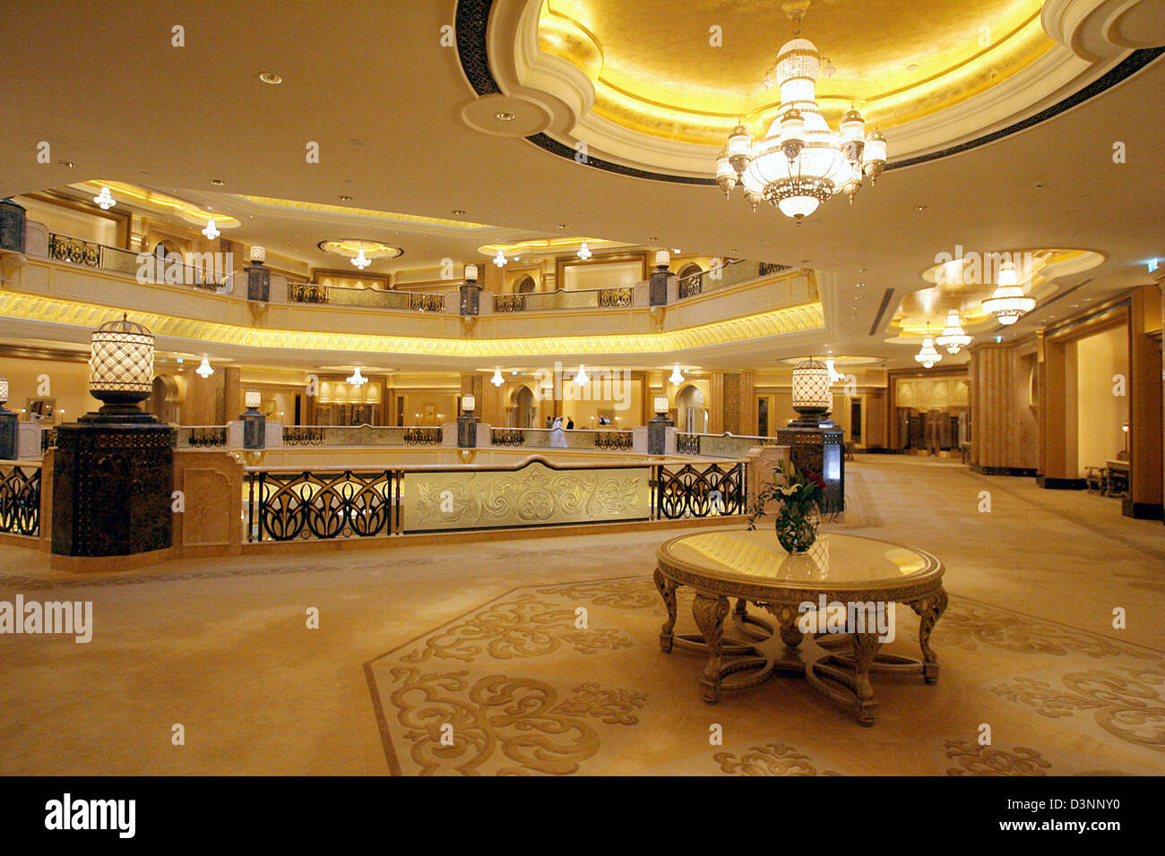 (dpa file) - The picture shows the interior of the luxury hotel ...