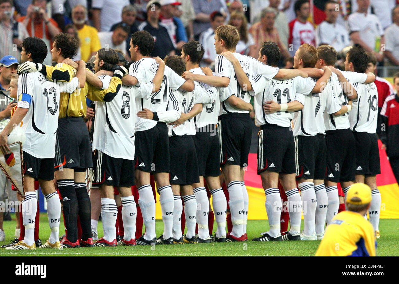 The German team prior to the group A match of 2006 FIFA World Cup ...