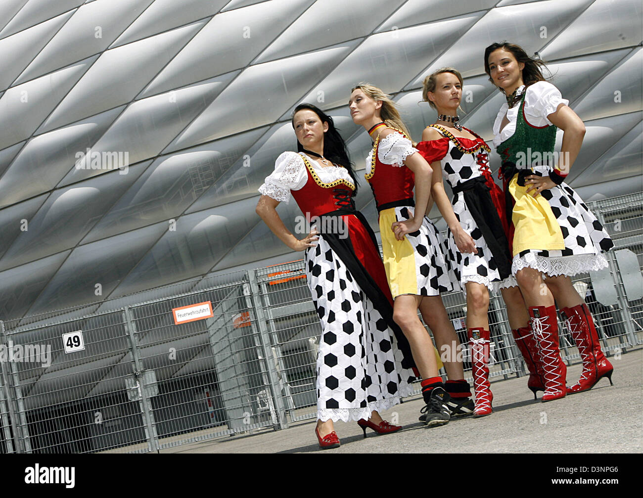 Yvonne, Eileen, Nina and Esther presents modern Bavarian folk fashion ...