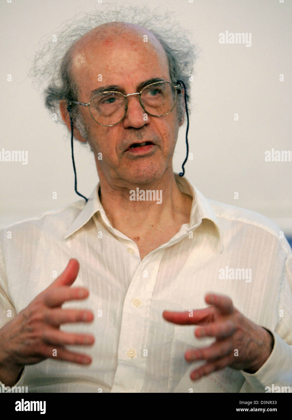 Aaron Sloman of the Birminham university gives a press conference at ...